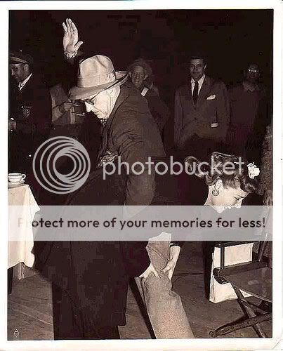 *CANDIDS* - Page 193 - The Silver Screen Oasis